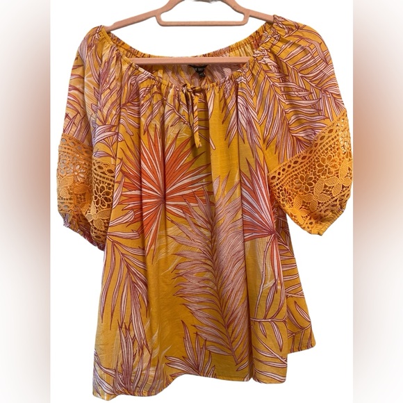 Unique Spectrum | Tops | Unique Spectrum Crochet Arms Floral Short ...